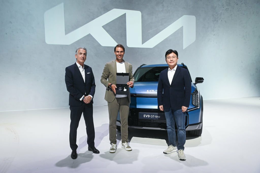 Rafael Nadal Shows Off Brand New Car – Rafael Nadal Fans