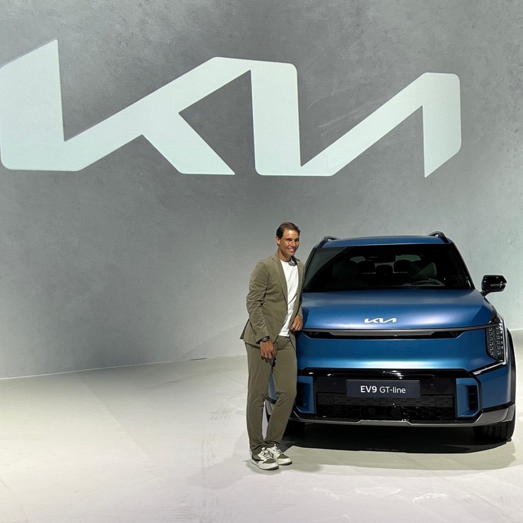 Rafael Nadal Shows Off Brand New Car – Rafael Nadal Fans